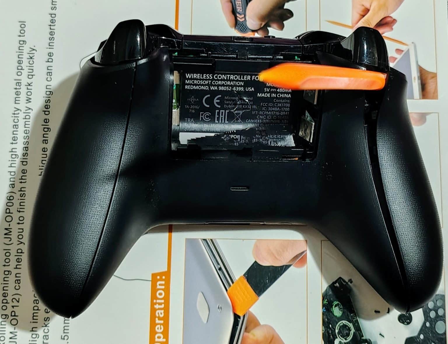 How To Disassemble An Xbox One/S Controller - Hardware Busters