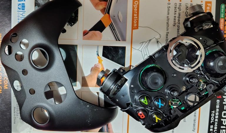 How To Disassemble An Xbox One/S Controller - Hardware Busters